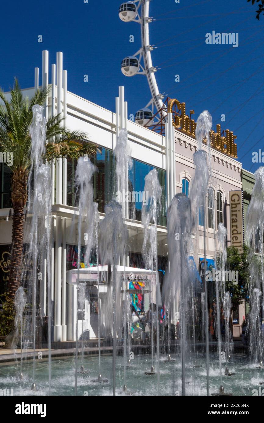 Las Vegas, Nevada. The Linq Promenade, with High Roller in the ...