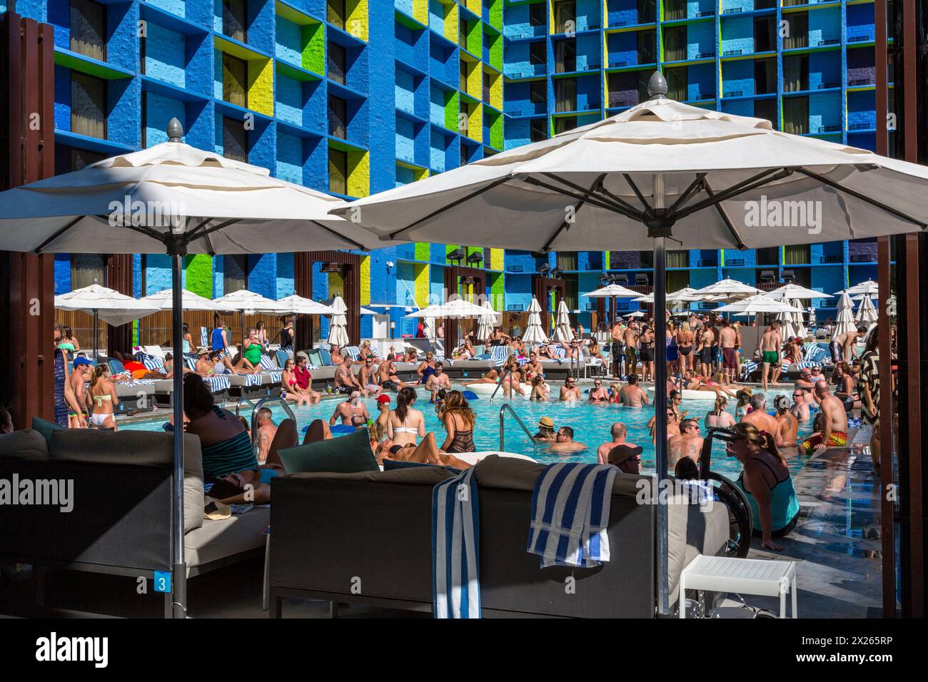 Las Vegas, Nevada. Millennials Relaxing at the Pool, The Linq Hotel ...