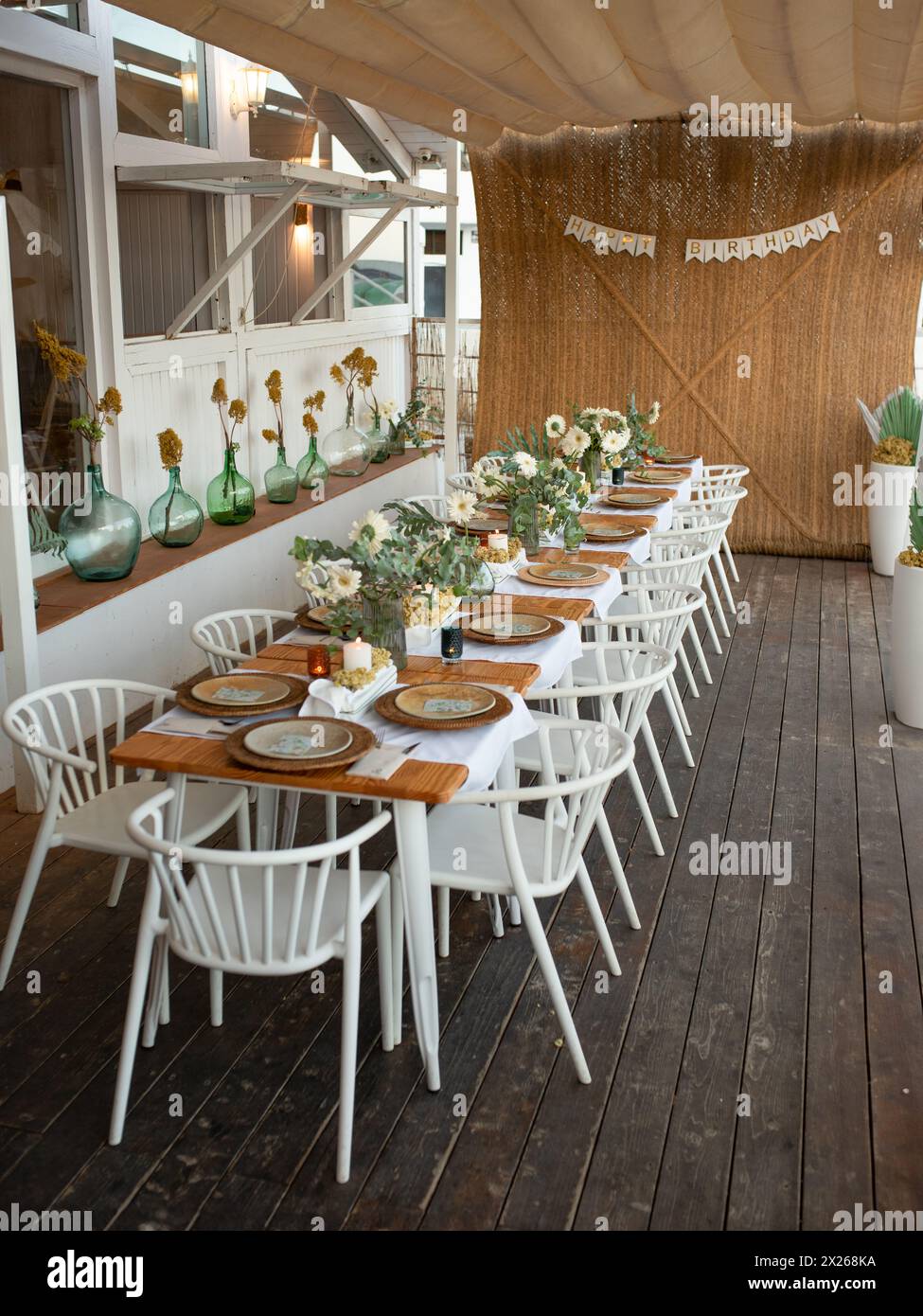 Beautiful table setting hi-res stock photography and images - Alamy