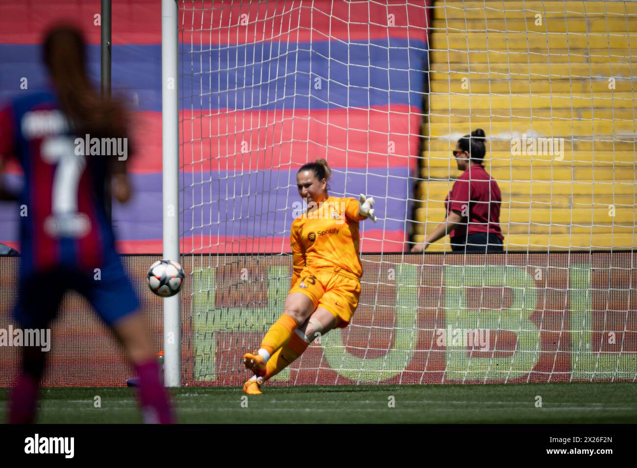 Barcelona, Spain. 20th Apr, 2024. Goalkeeper Cata Coll (FC Barcelona ...