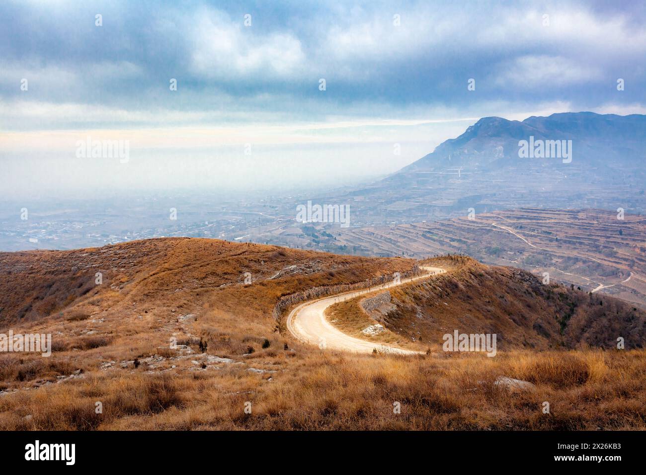 Roads and curves hi-res stock photography and images - Alamy