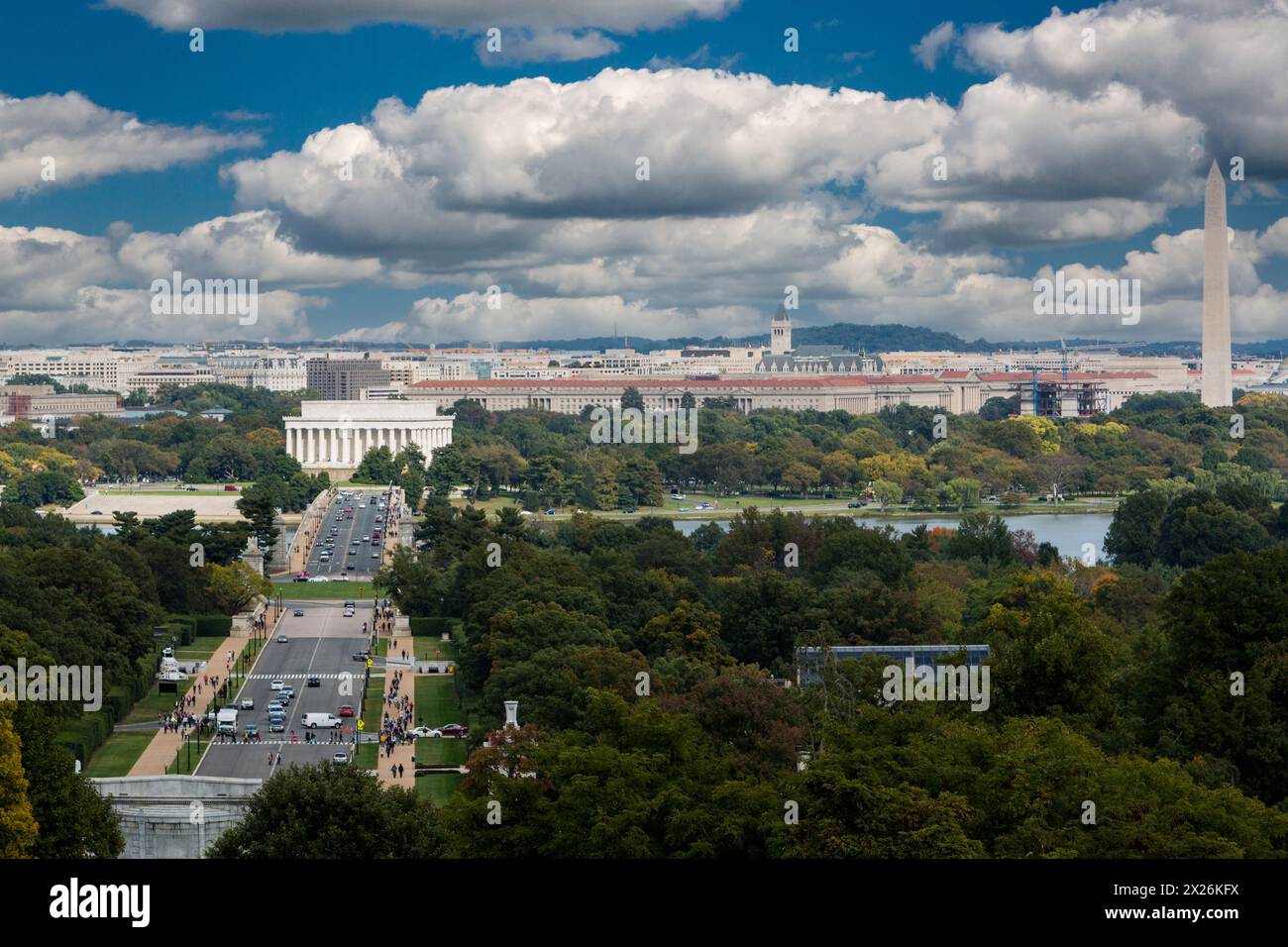 Arlington Memorial Bridge with Lincoln Memorial and Washington, DC in ...