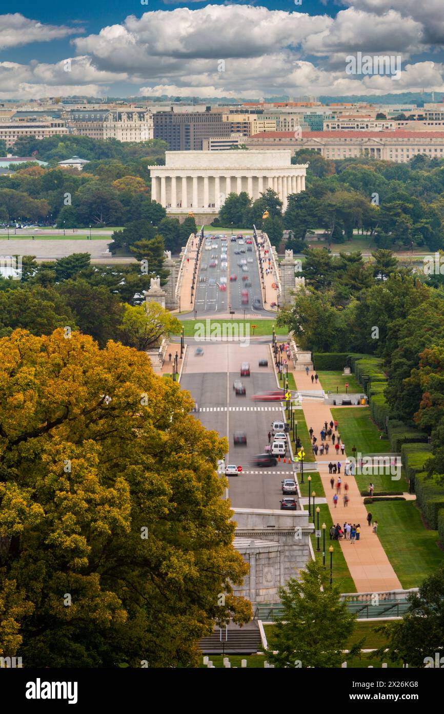 Arlington Memorial Bridge with Lincoln Memorial and Washington, DC in ...
