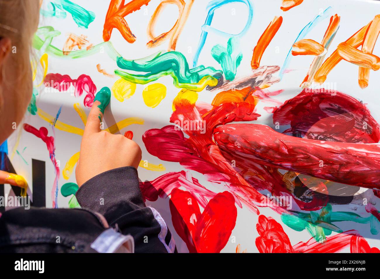 Hand painting car brush hi-res stock photography and images - Alamy