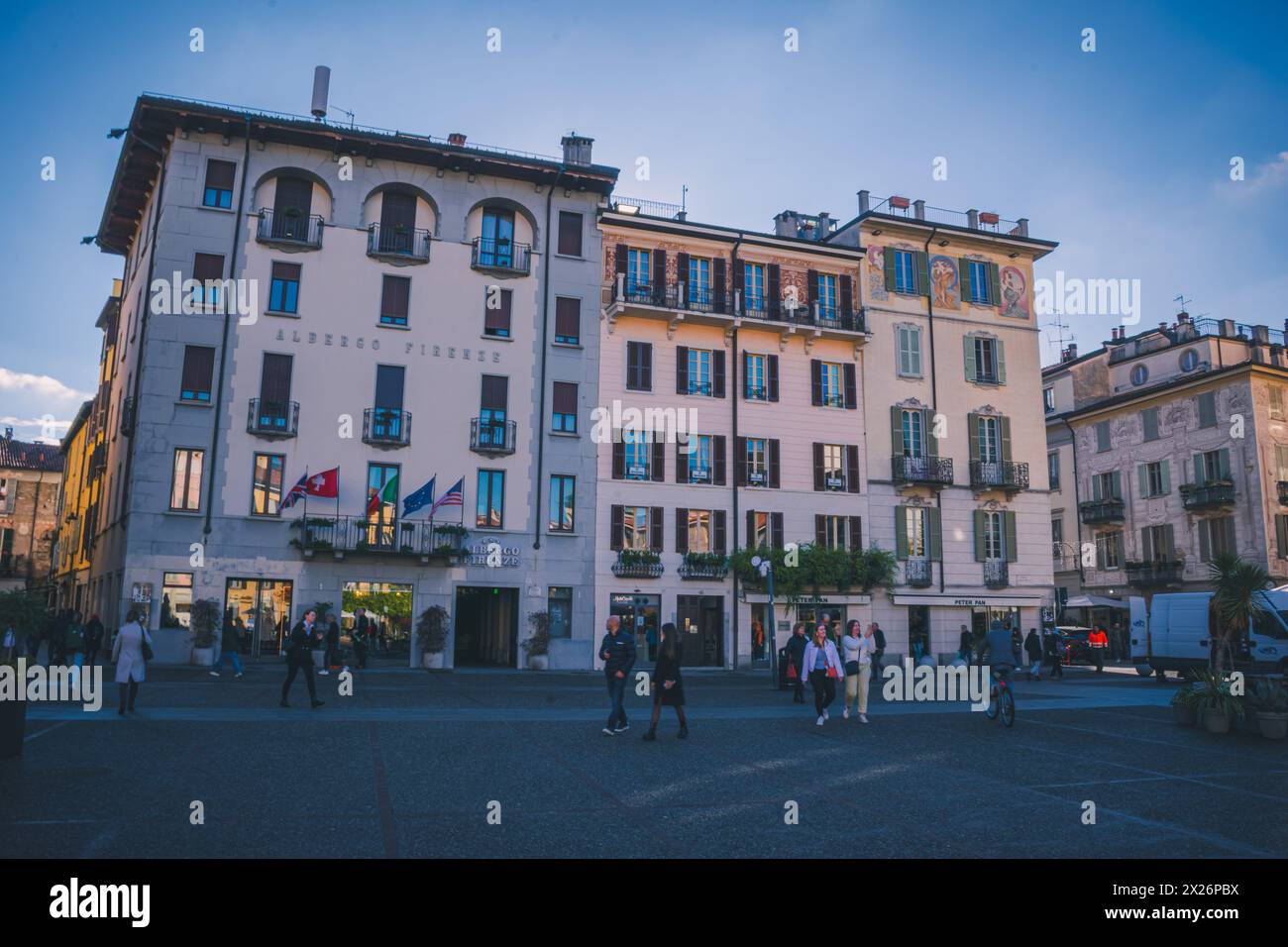 Main square in Como, Italy Stock Photo - Alamy