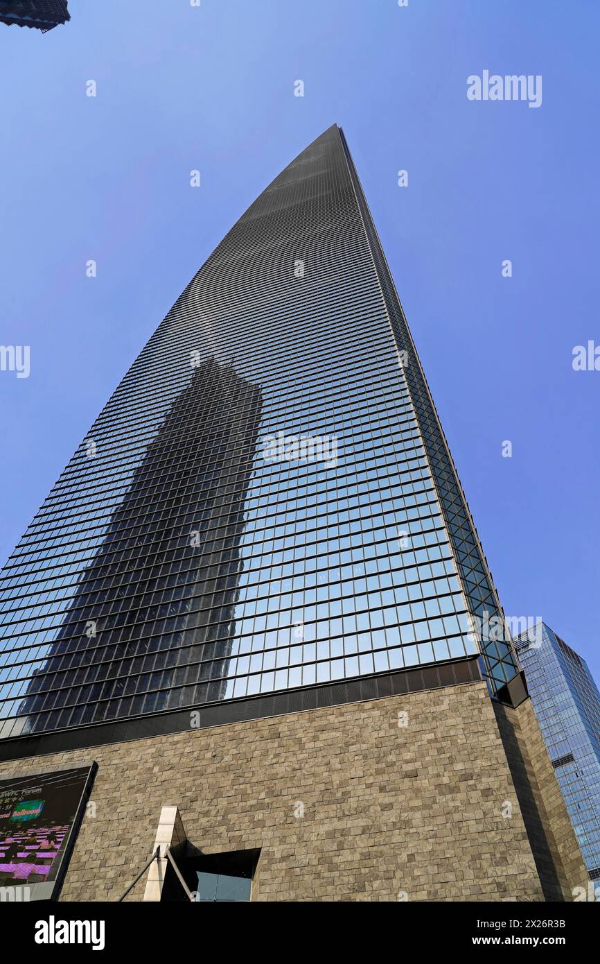 The 632 metre high Shanghai Tower, nicknamed The Twist, Shanghai, People's Republic of China, A ...