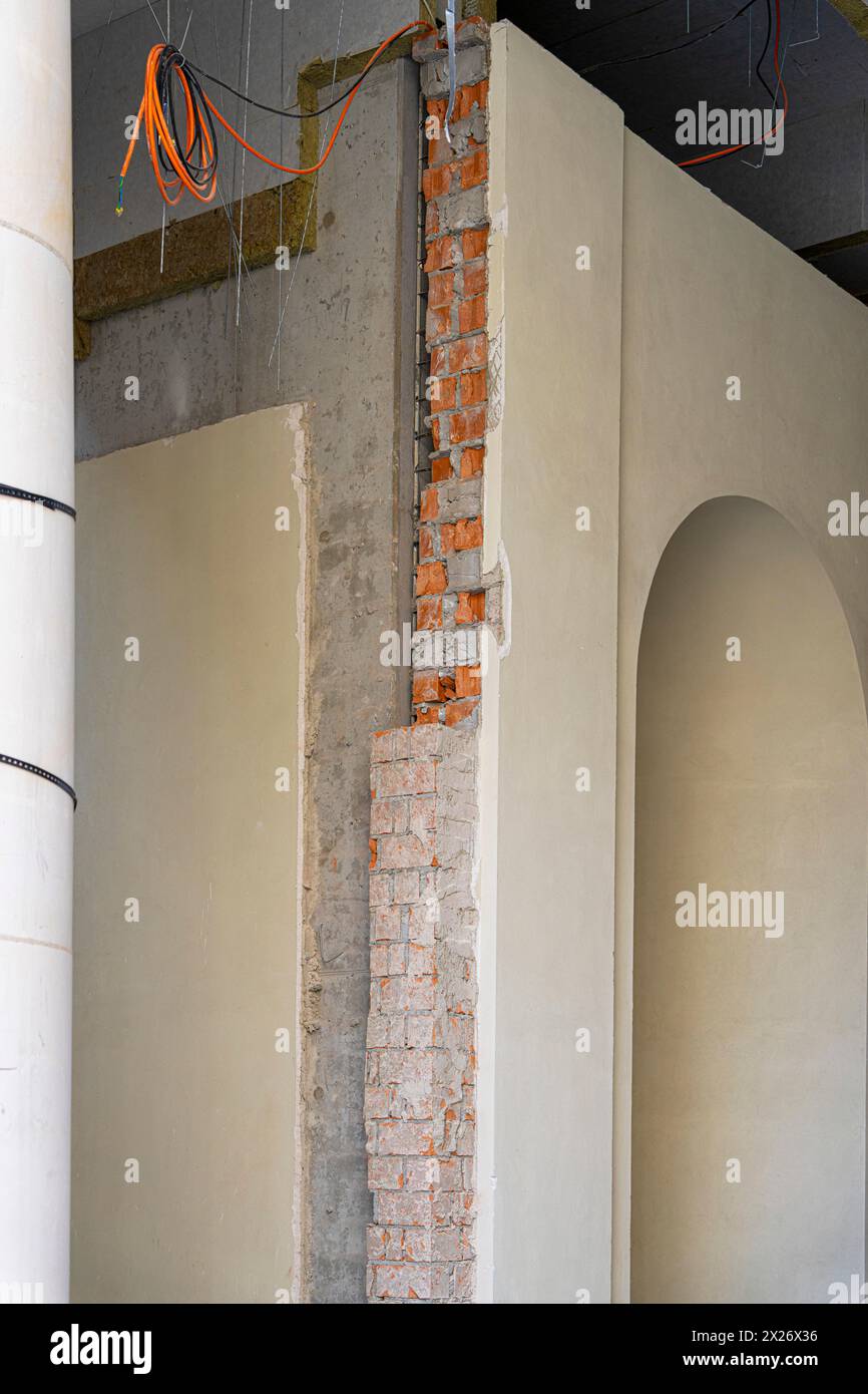 Damage to the building, construction site of the newly built Humboldt ...