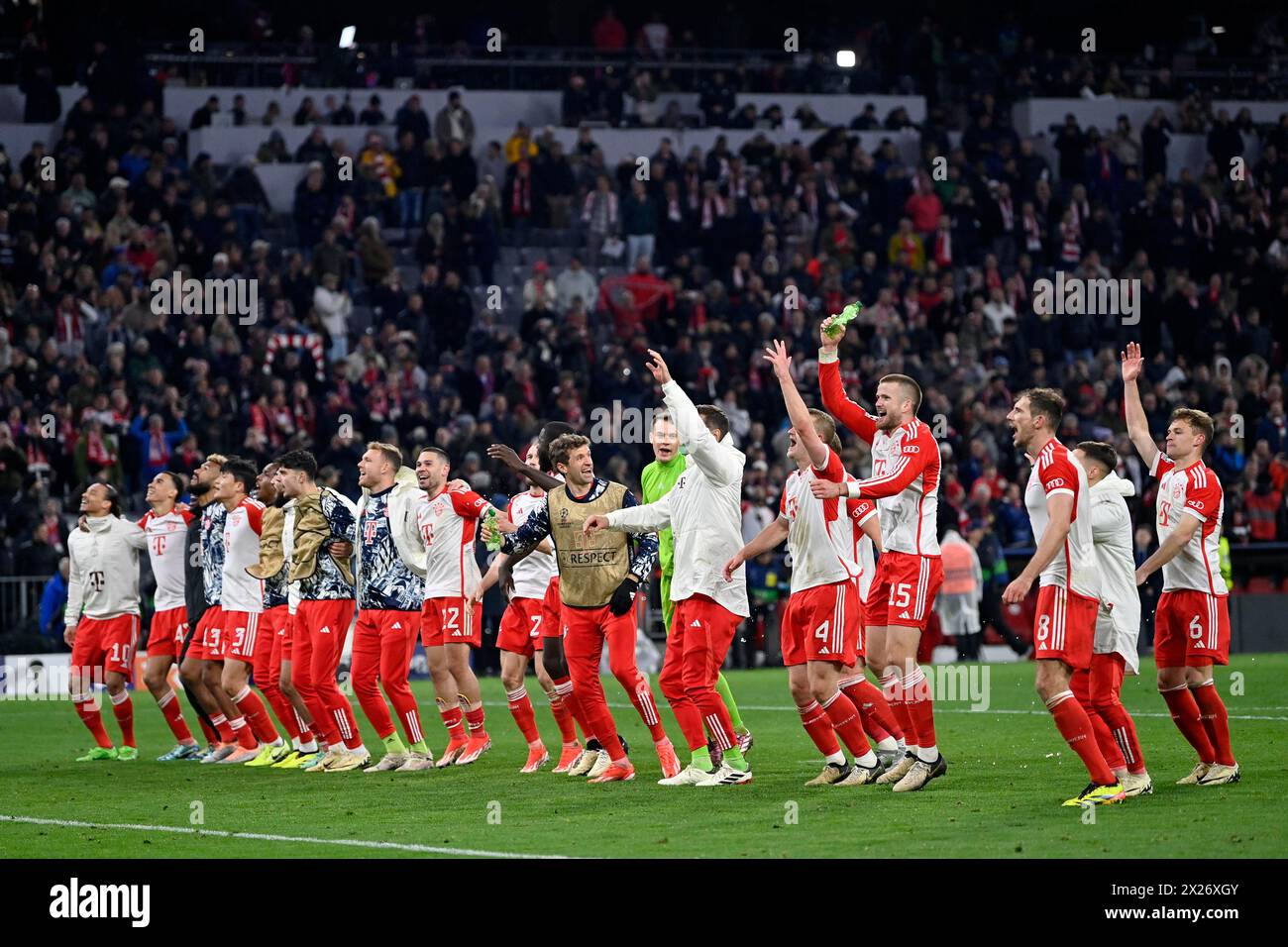 Final cheers, FC Bayern Munich players celebrate victory in front of fans in the South Curve ...