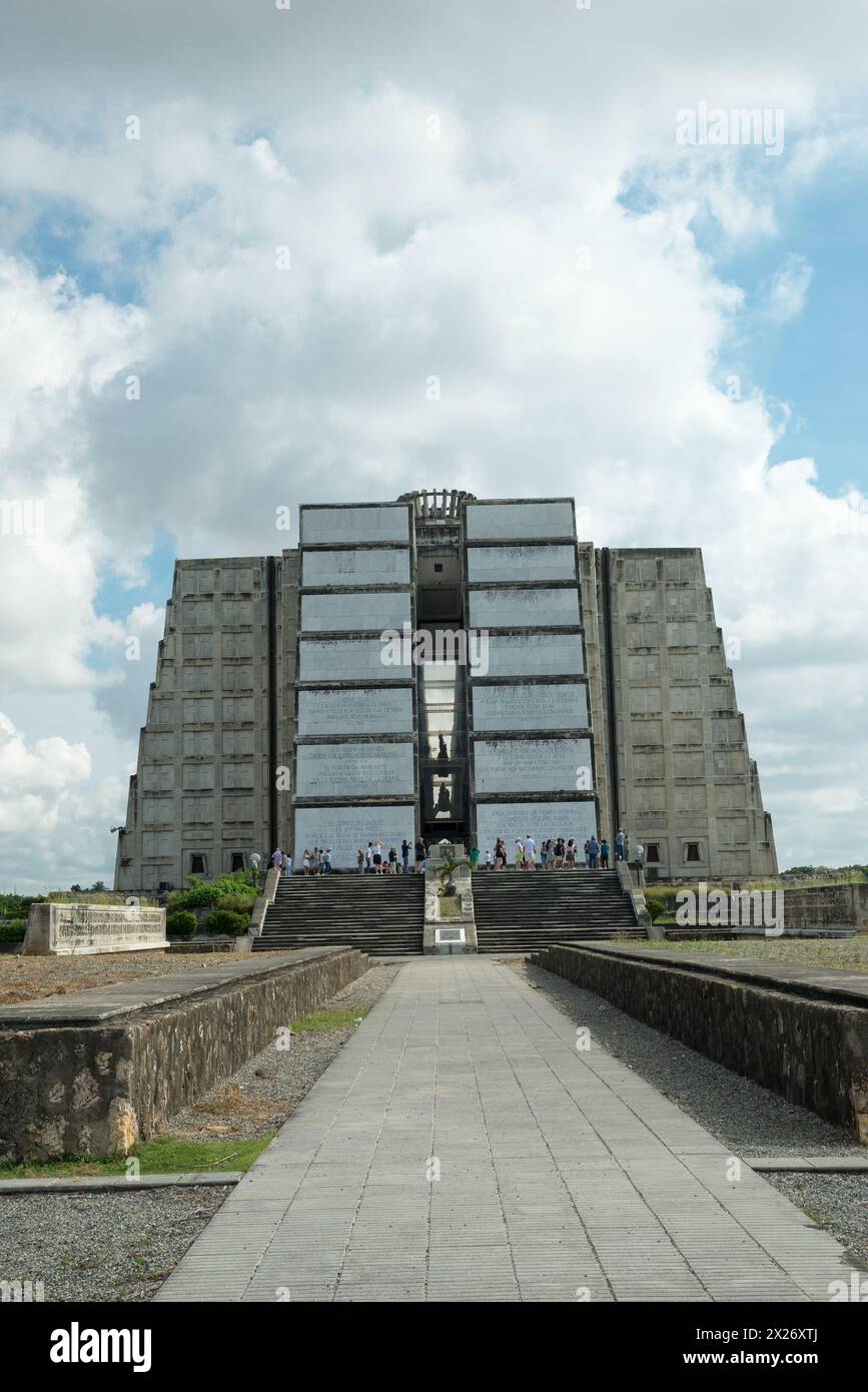 Columbus Lighthouse (Spanish: Faro a Colón), Santo Domingo Este, Santo ...