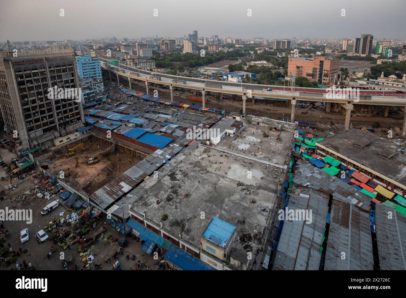 Dhaka, Bangladesh. 20th Apr, 2024. View of the Kawran Bazar area in Dhaka city. (Credit Image ...