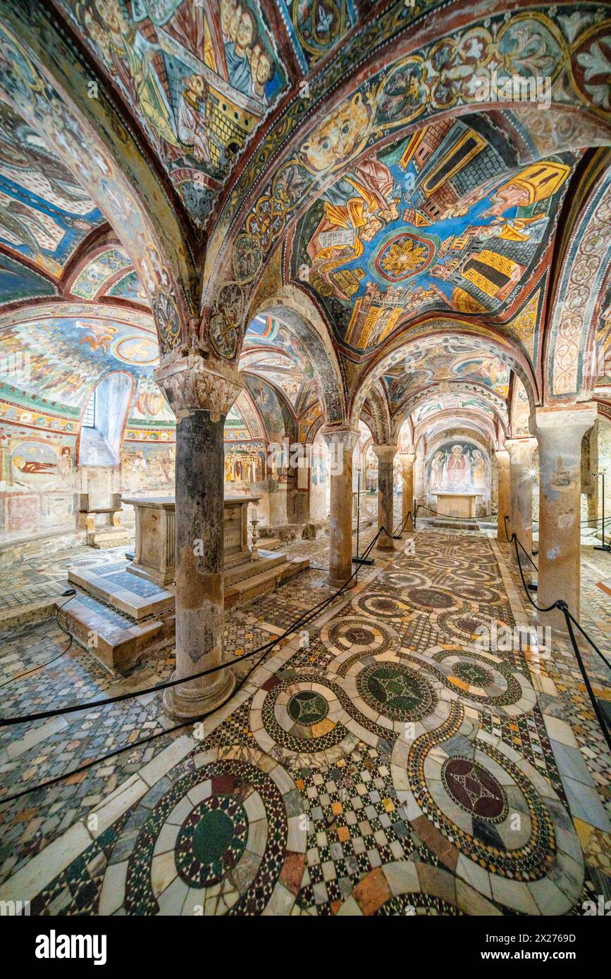 Cripta central hi-res stock photography and images - Alamy