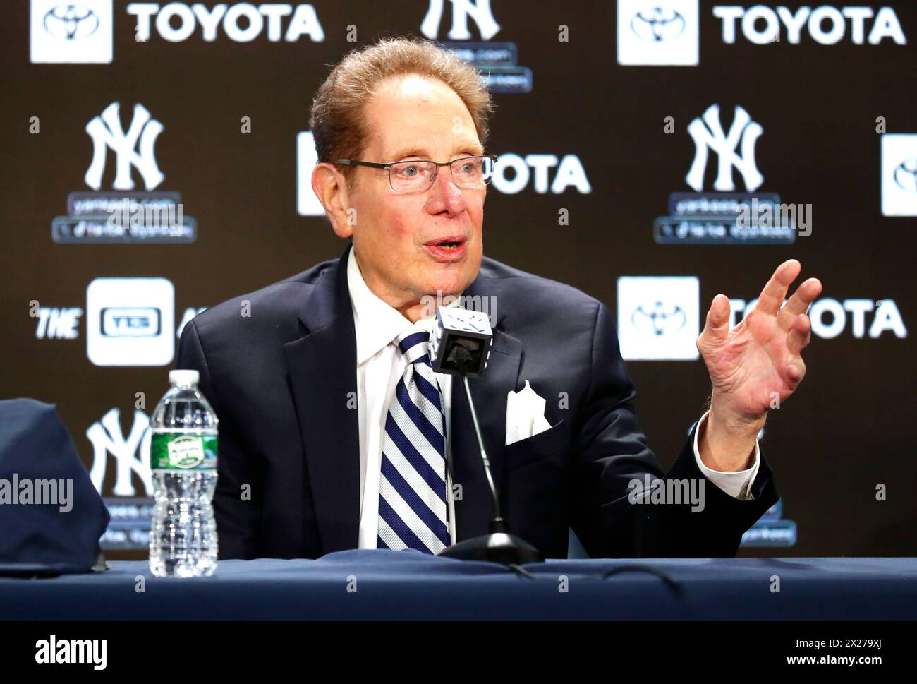 New York Yankees broadcaster John Sterling answers questions from ...