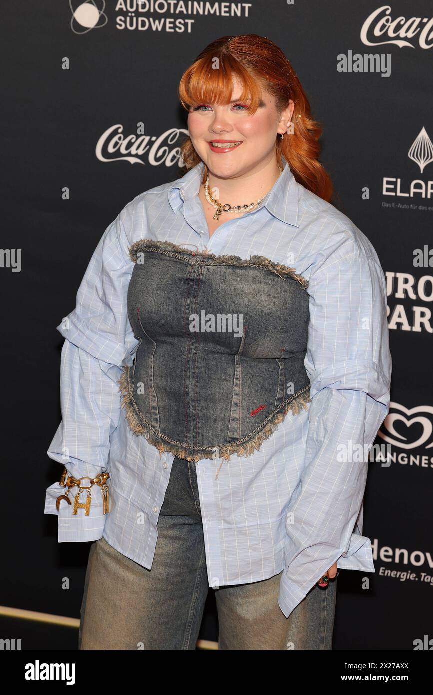 Radio Regenbogen Award 2024 Deutsche Sängerin LOI Leonie Greiner auf ...