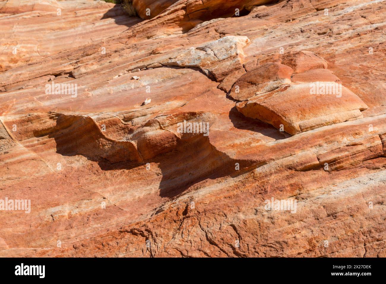 Valley of Fire, Nevada. White Domes Trail. Layering, Striations in Red ...