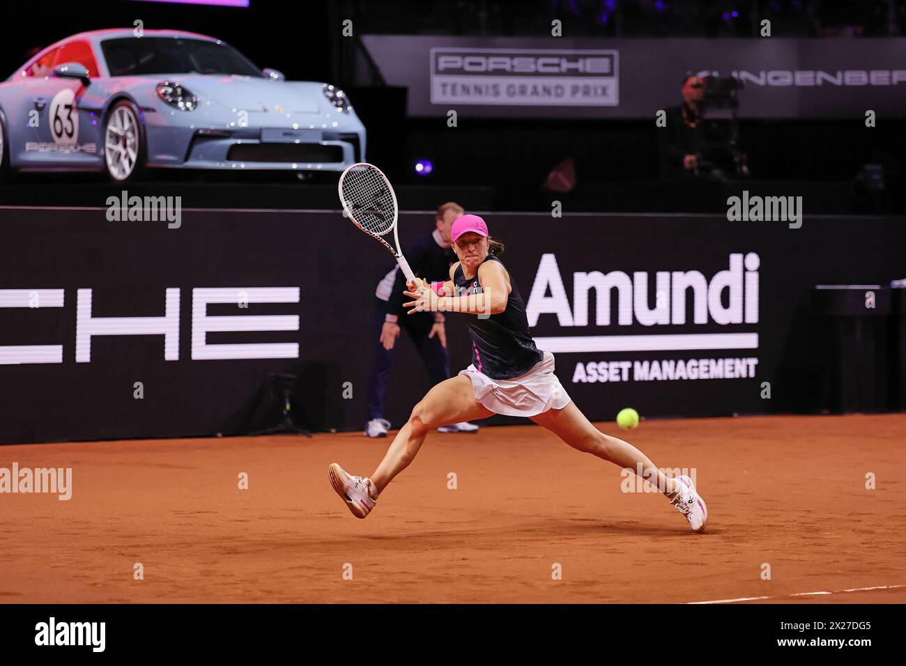 Iga swiatek forehand hi-res stock photography and images - Alamy