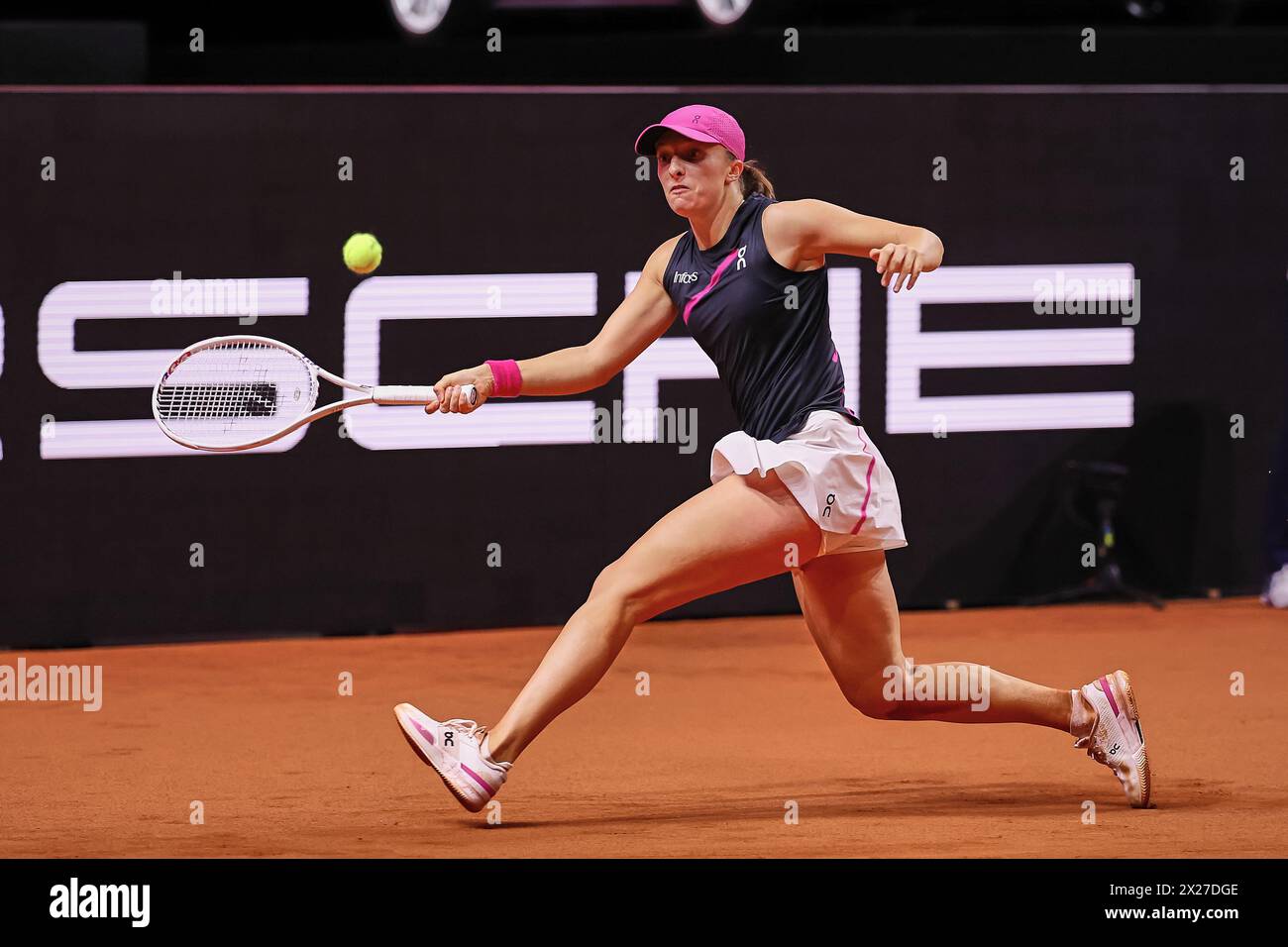 Iga swiatek forehand hi-res stock photography and images - Alamy