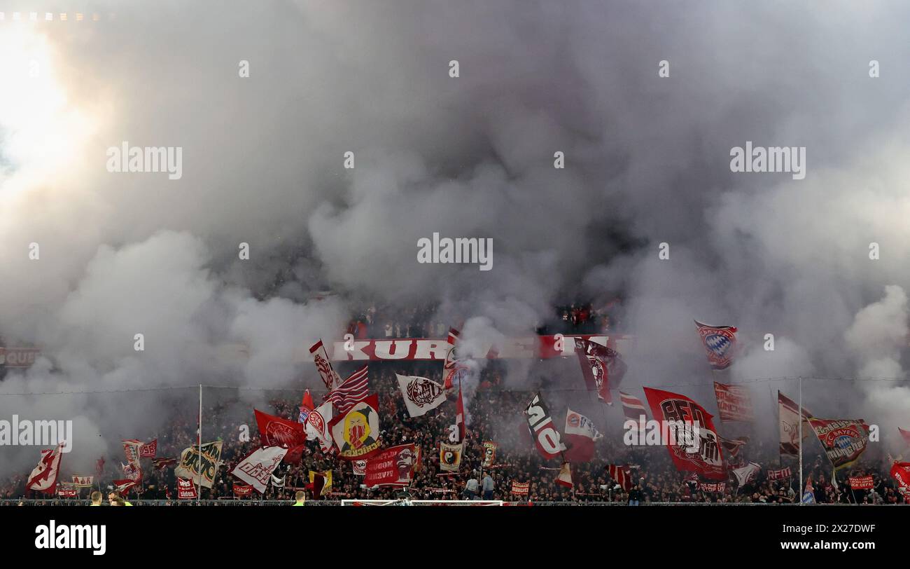 2022 champions league final fans hi-res stock photography and images ...