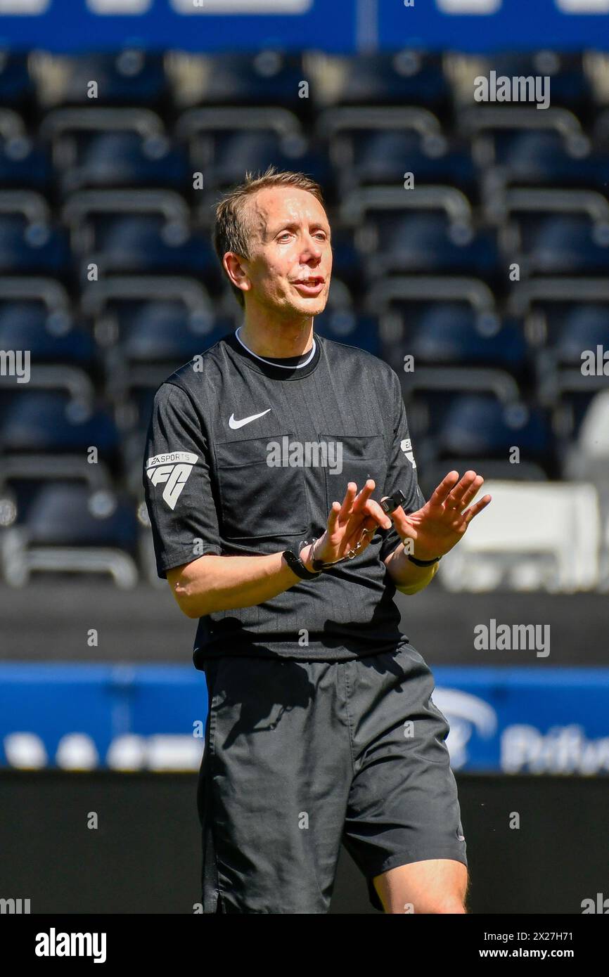 Neil pratt referee hi-res stock photography and images - Alamy