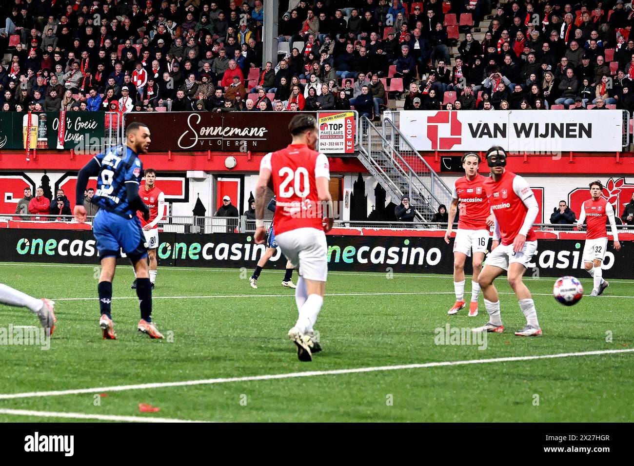 MAASTRICHT - Jeredy Hilterman of Willem II makes the 1-1 during the ...