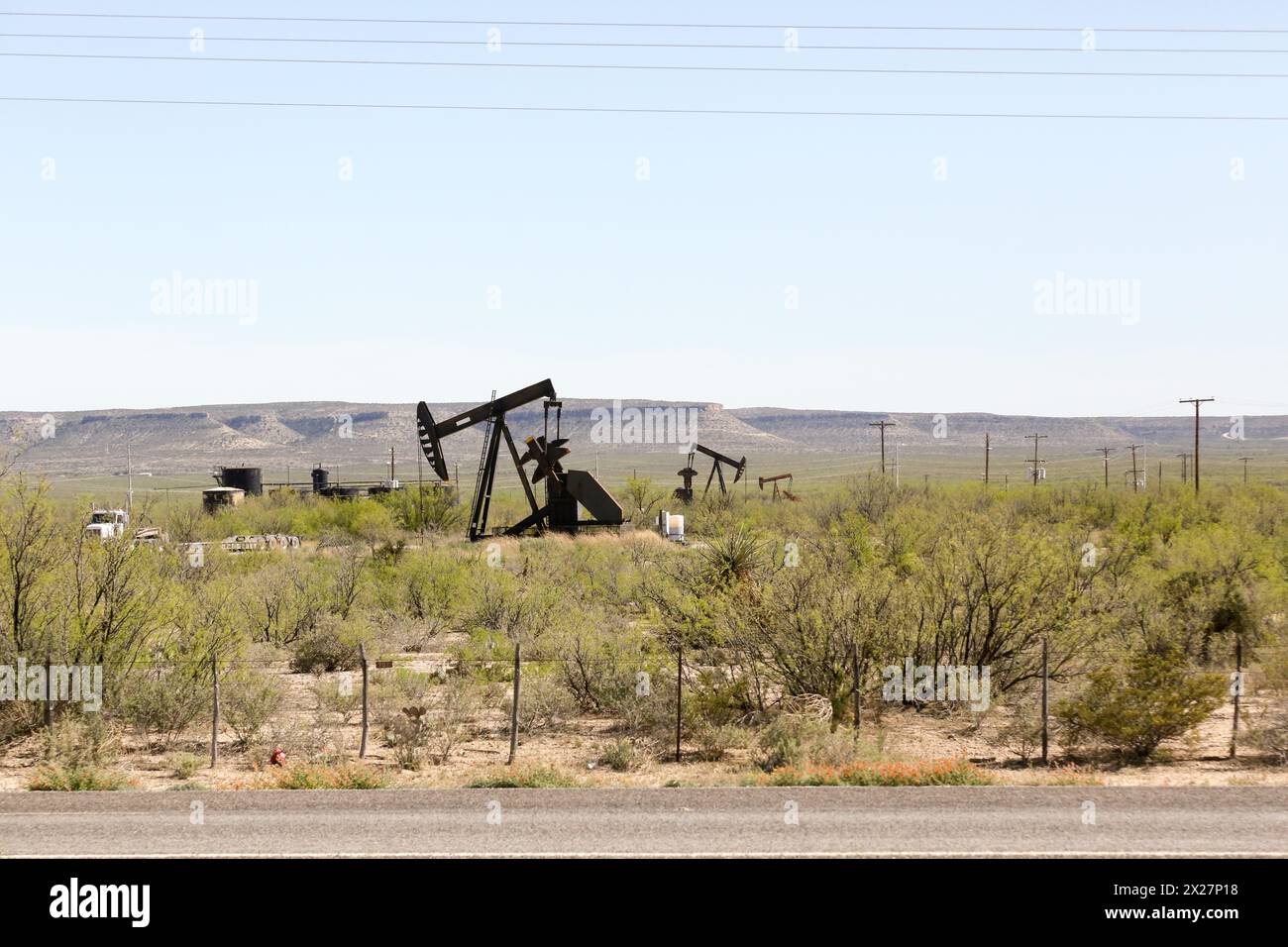 Oil Derricks along I-10 Eastbound, Texas Stock Photo - Alamy
