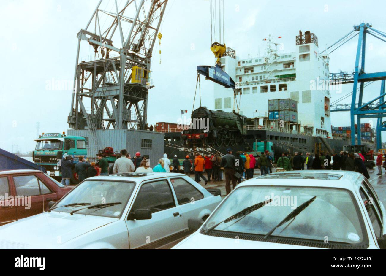 Steam locomotive Flying Scotsman being unloaded from the French ...