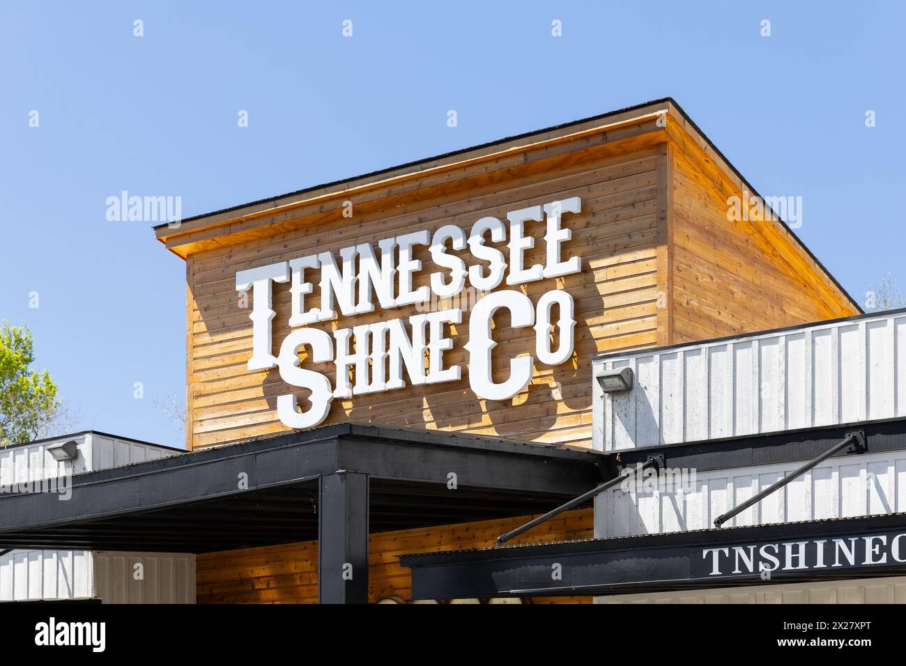Tennessee Shine Co. is one of the leading moonshine distilleries in the ...