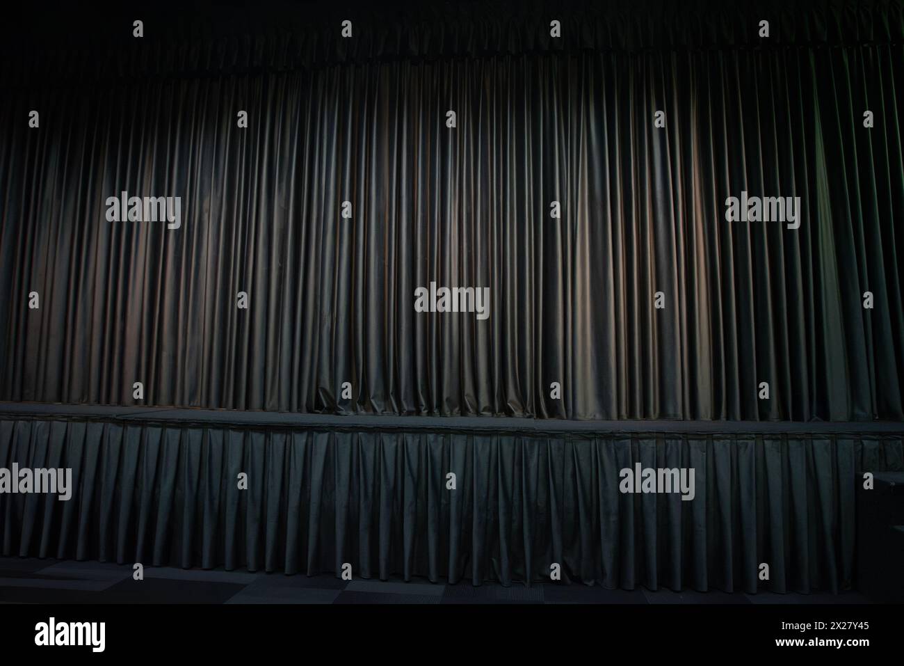 Closed theatre curtains, for opening or end Stock Photo - Alamy