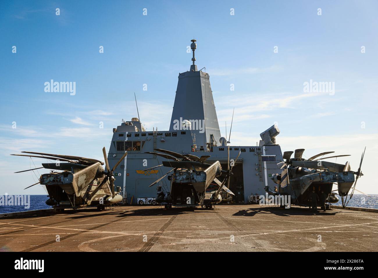 U.S. Marines assigned to Marine Medium Tiltrotor Squadron (VMM) 165 ...