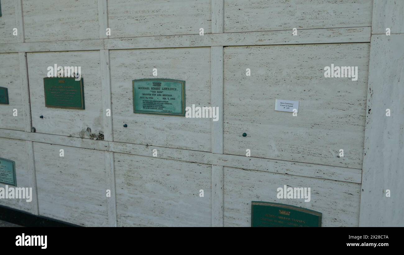 Culver City, California, USA 18th April 2024 Singer Eddie Gorme Grave ...