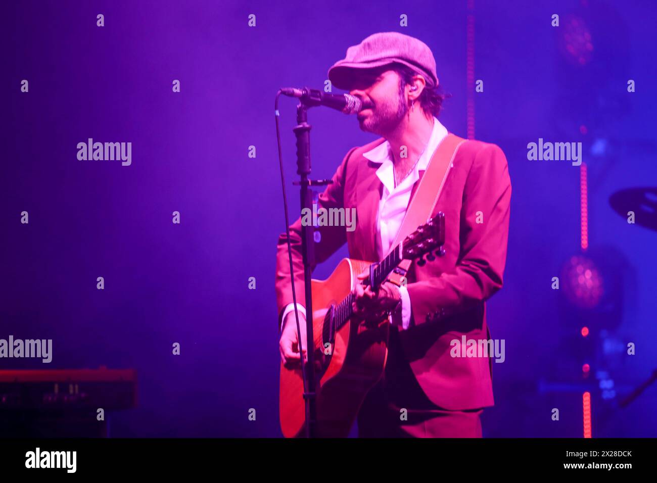 Modo avión hi-res stock photography and images - Alamy