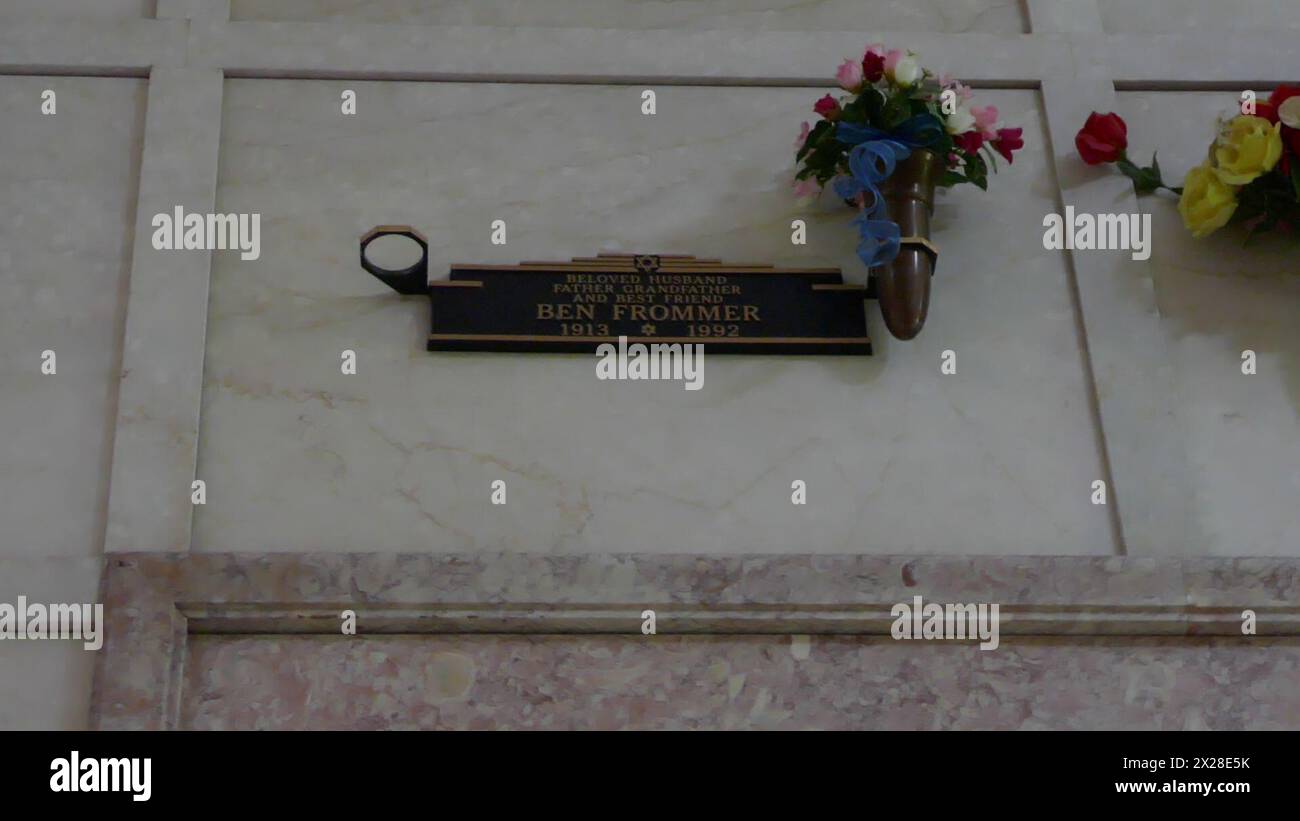 Culver City, California, USA 18th April 2024 Actor Ben Frommer Grave in ...