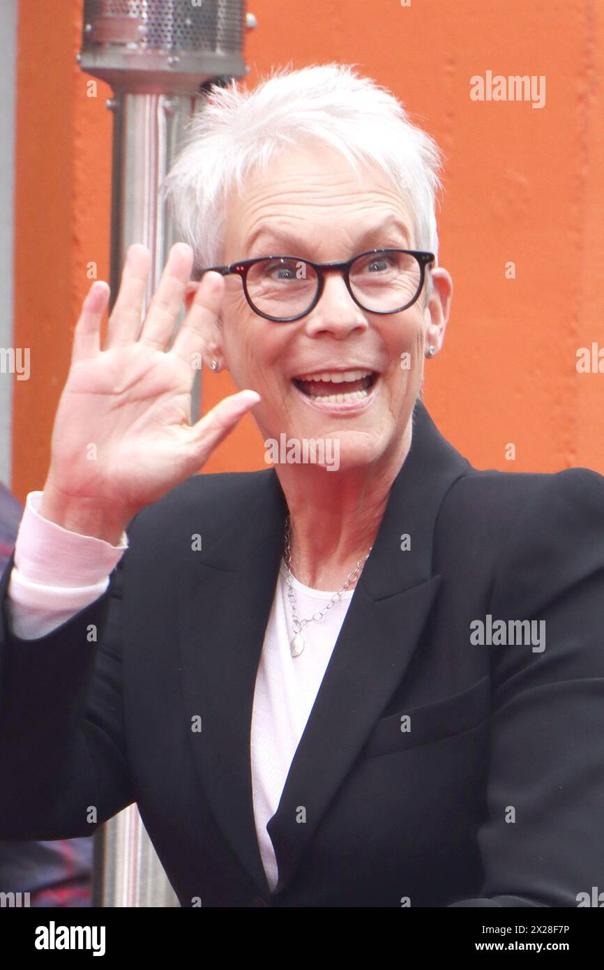 Jamie lee curtis hand and footprint hi-res stock photography and images ...