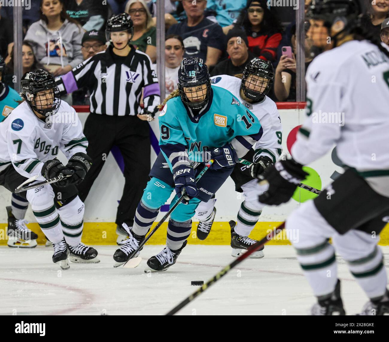 Newark, NJ, USA. 20th Apr, 2024. New York forward Paetyn Levis (19 ...