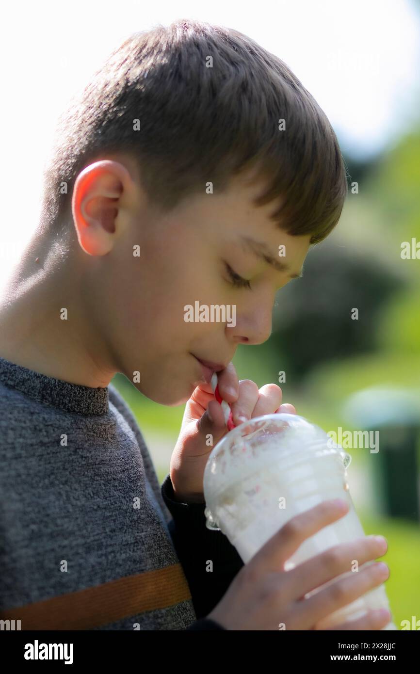 Milkshake plastic cup hi-res stock photography and images - Alamy