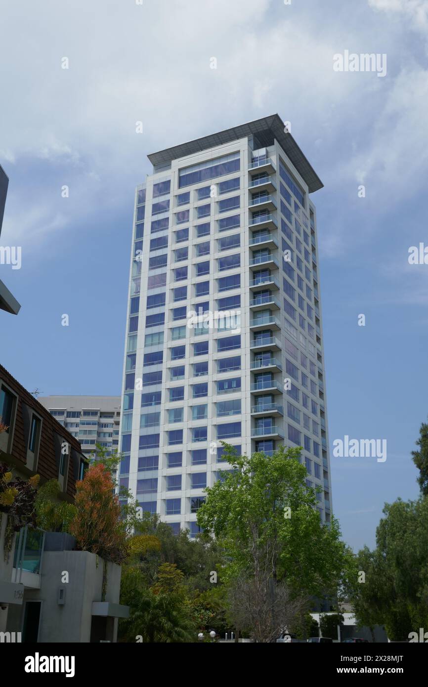 Los Angeles, California, USA 18th April 2024 Actress Zooey Deschanel ...