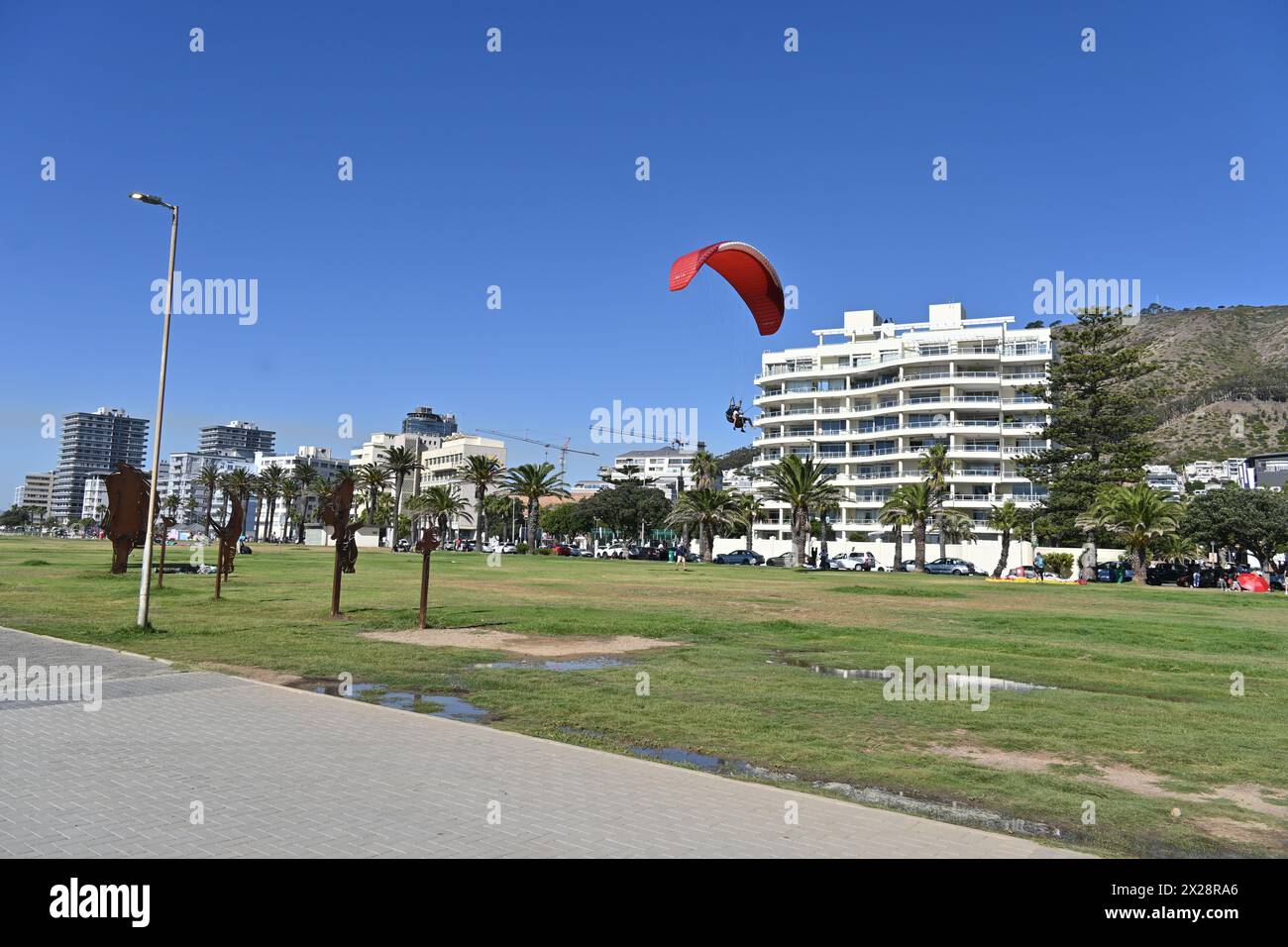 Waterfront walkway sport area city hi-res stock photography and images ...