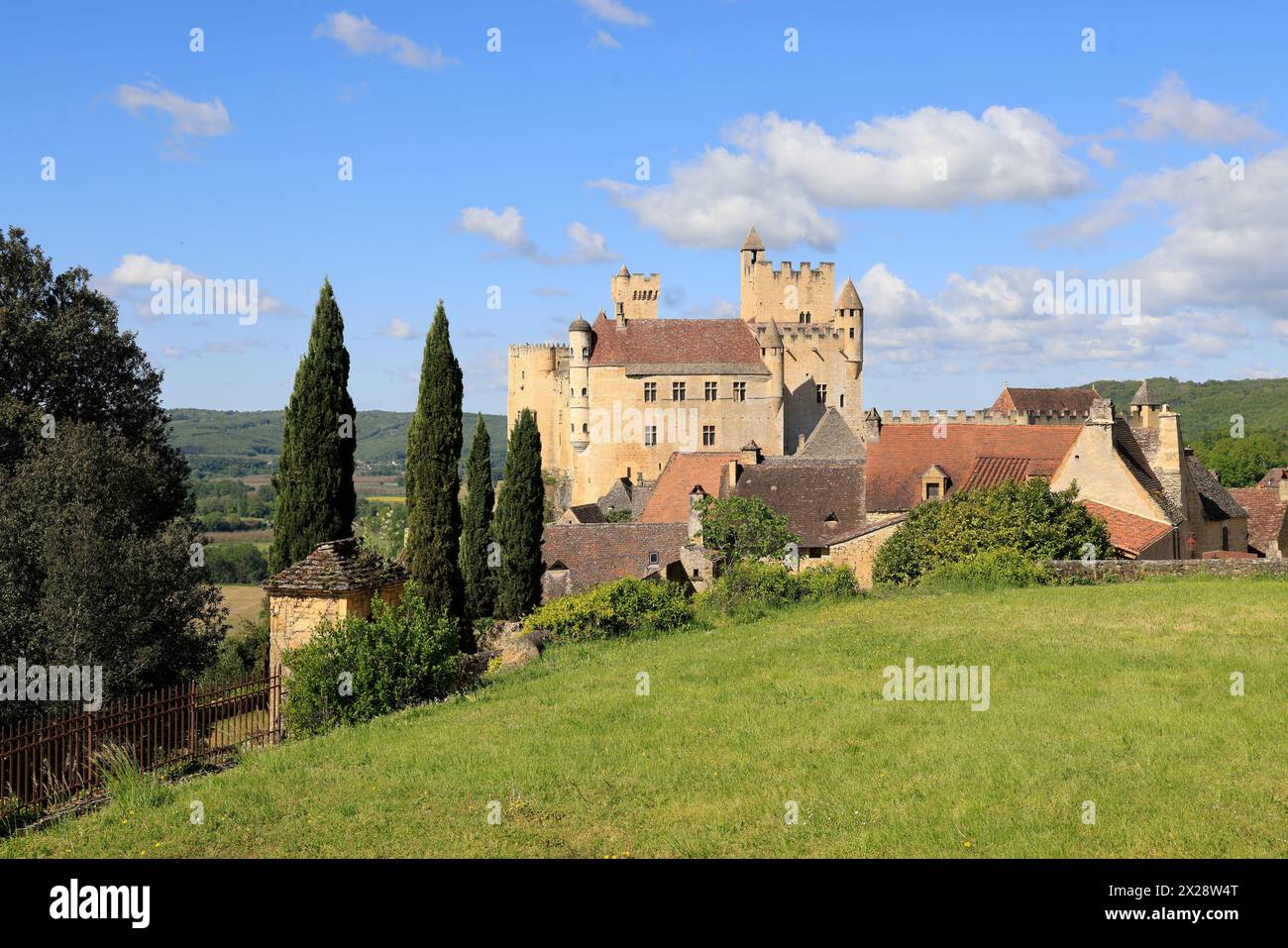 The fortified castle of Beynac in Périgord Noir. Architecture, History ...