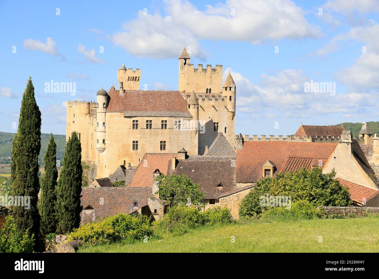 The fortified castle of Beynac in Périgord Noir. Architecture, History ...