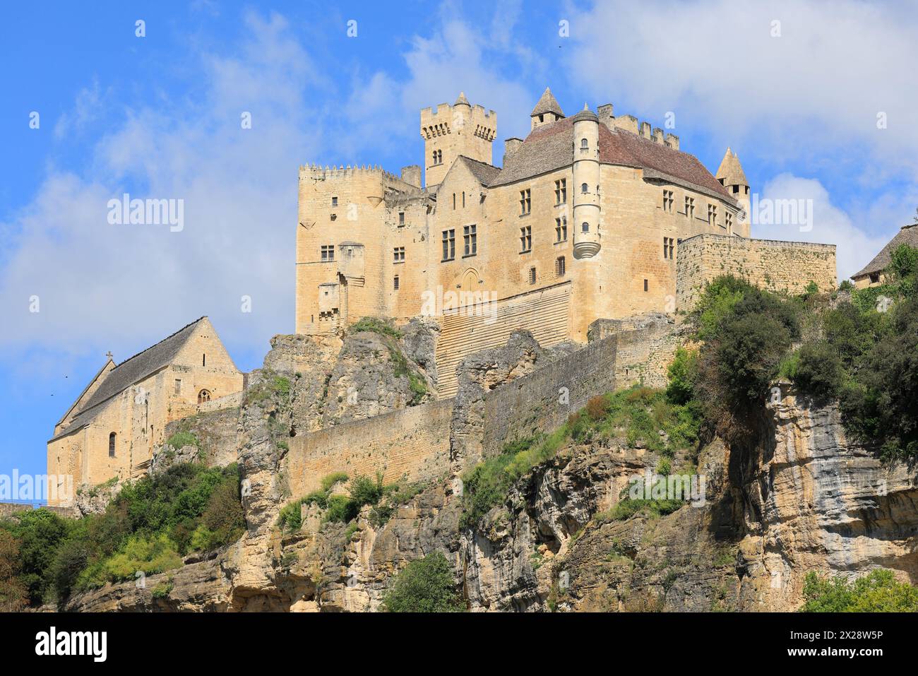 The fortified castle of Beynac in Périgord Noir. Architecture, History ...