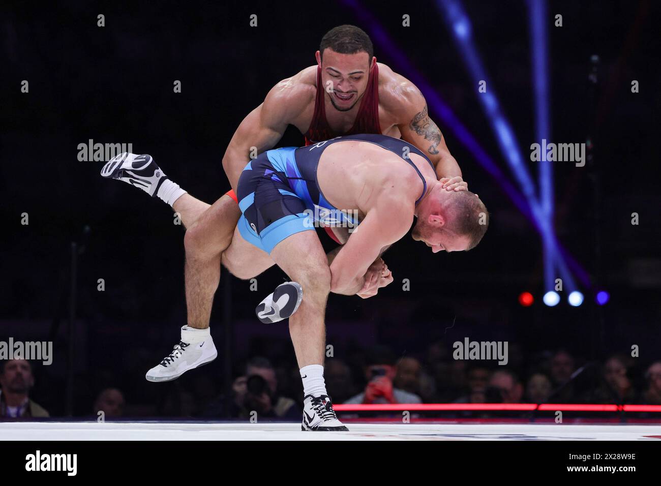 David wrestling with lion hi-res stock photography and images - Alamy