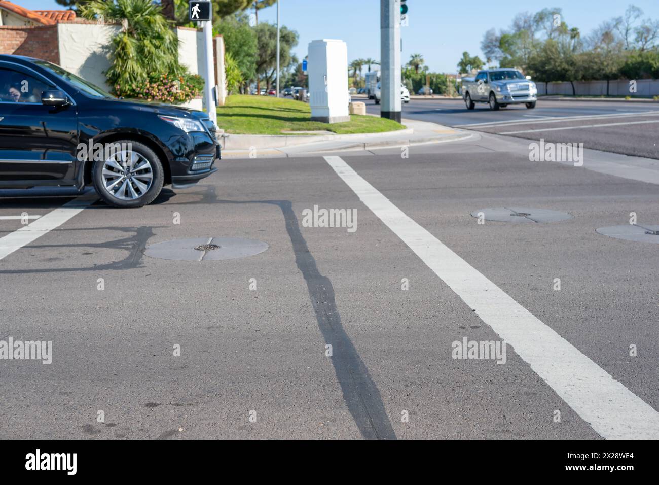 Stop signal over crosswalk hi-res stock photography and images - Alamy