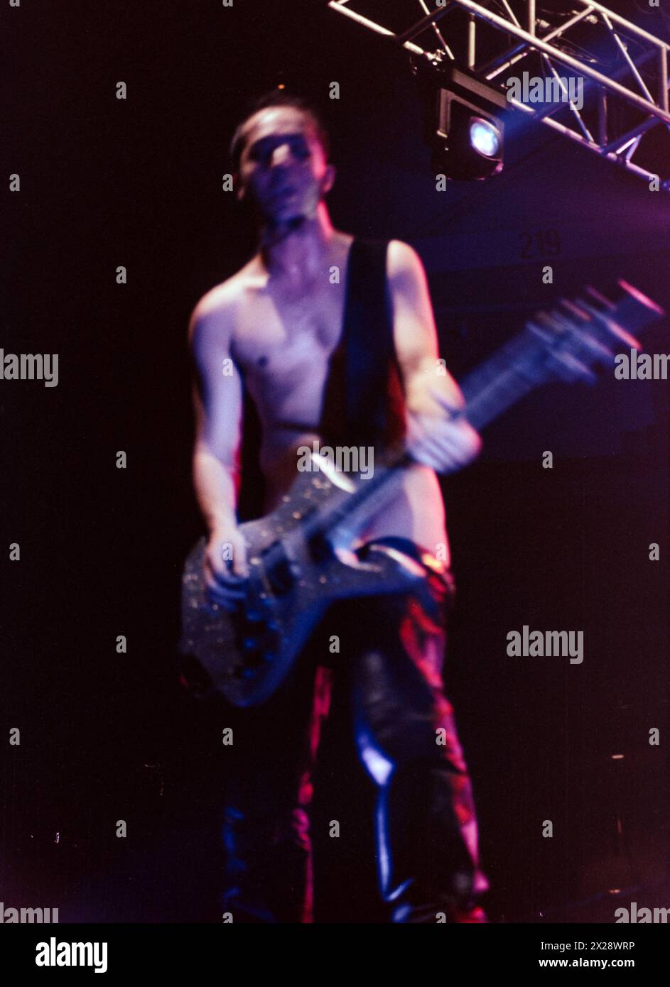 System of a down 2002 hi-res stock photography and images - Alamy