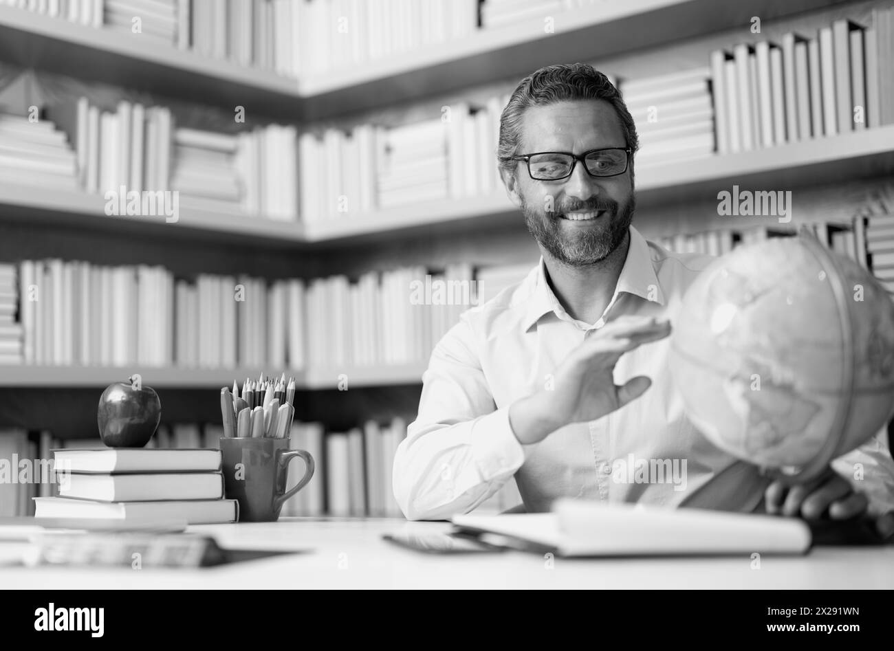 Teachers day. Teacher tutor in school classroom. Knowledge, education ...