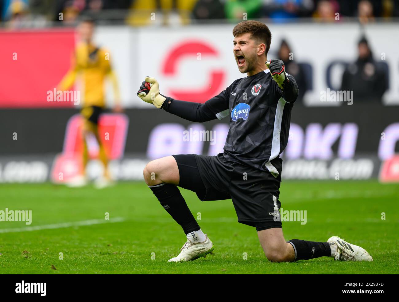 Stadion voll hi-res stock photography and images - Alamy