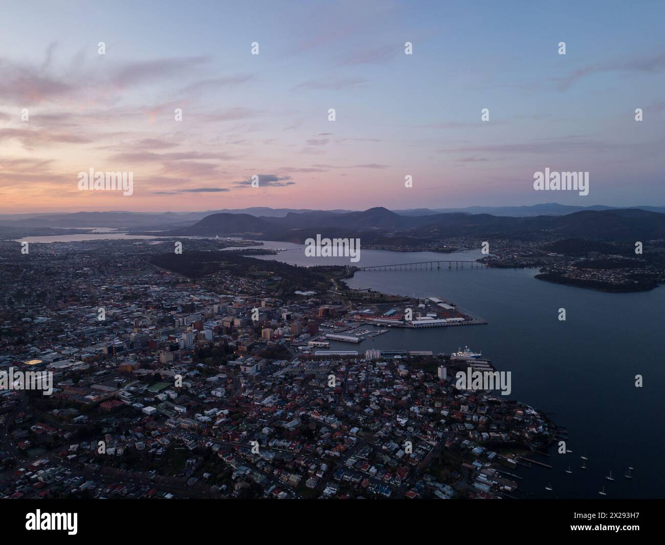 Hobart sunset buildings hi-res stock photography and images - Alamy