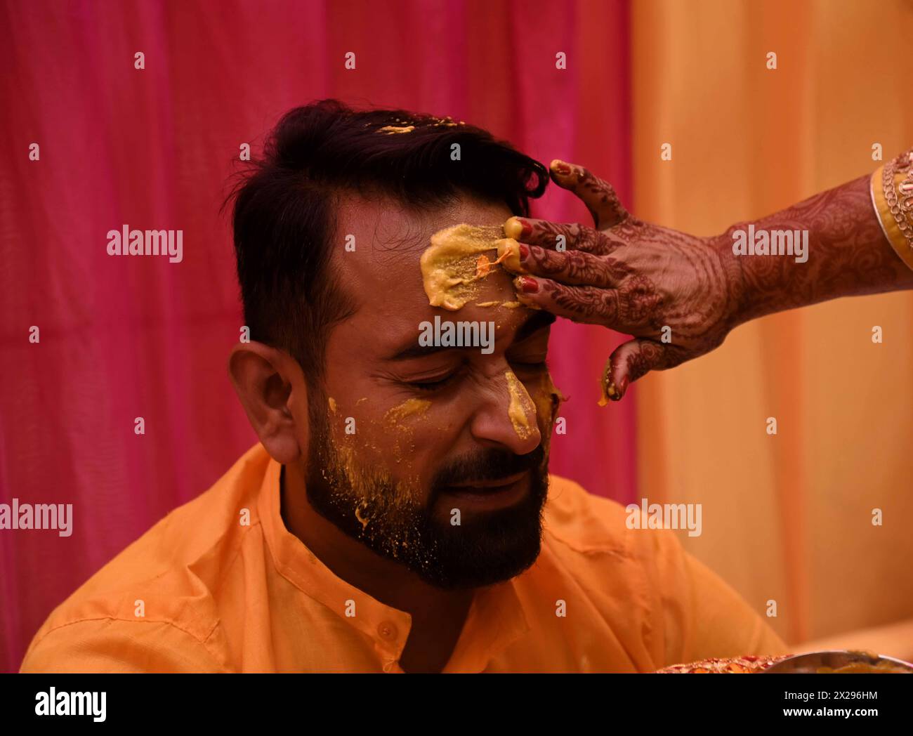 Delhi, New Delhi, India. 21st Apr, 2024. Indian Groom is seen applying ...