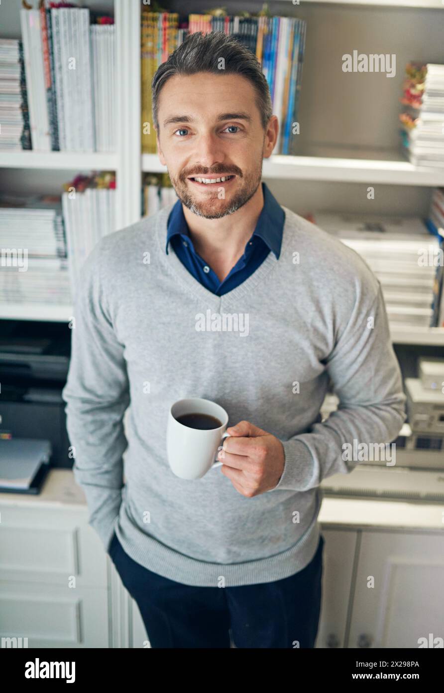 Guy standing professor hi-res stock photography and images - Alamy