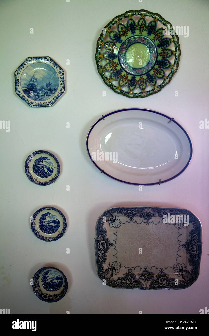 Rustic plates wall decor hi-res stock photography and images - Alamy