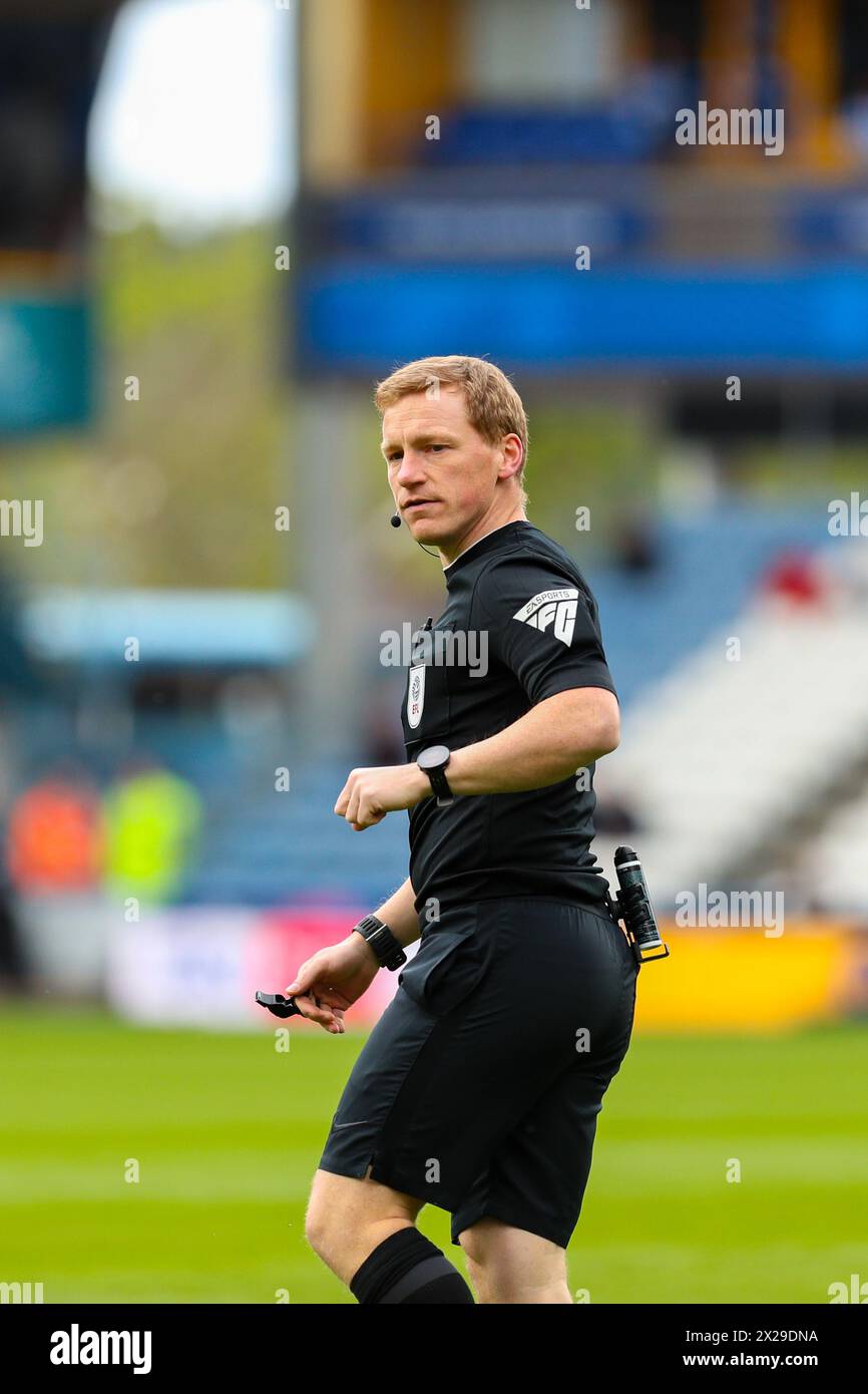 John Smith's Stadium, Huddersfield, England - 20th April 2024 Referee ...