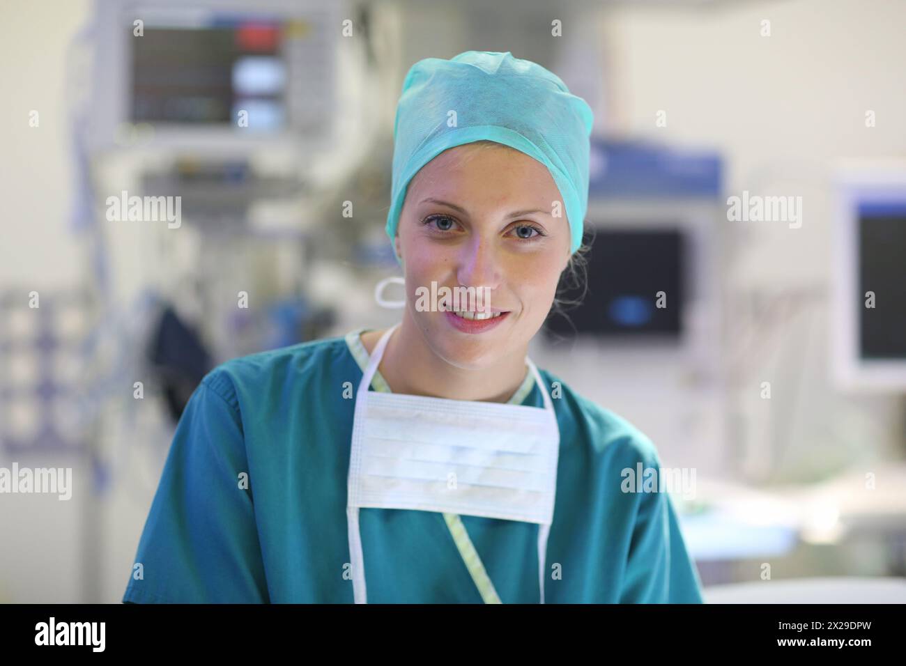 Surgeon, Surgery, Operating room, Onkologikoa Hospital, Oncology ...